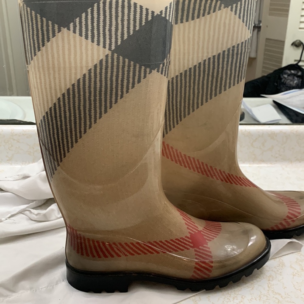 Authentic Burberry Rain Boots - Gem